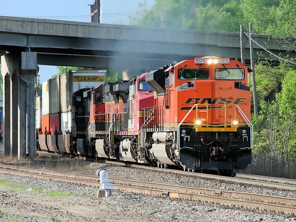 BNSF 9379